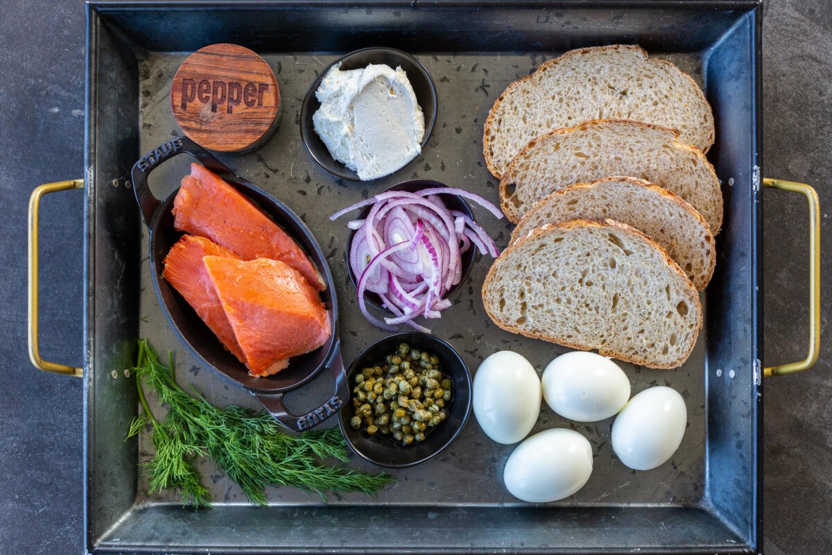 Smoked Salmon Toast - Momsdish