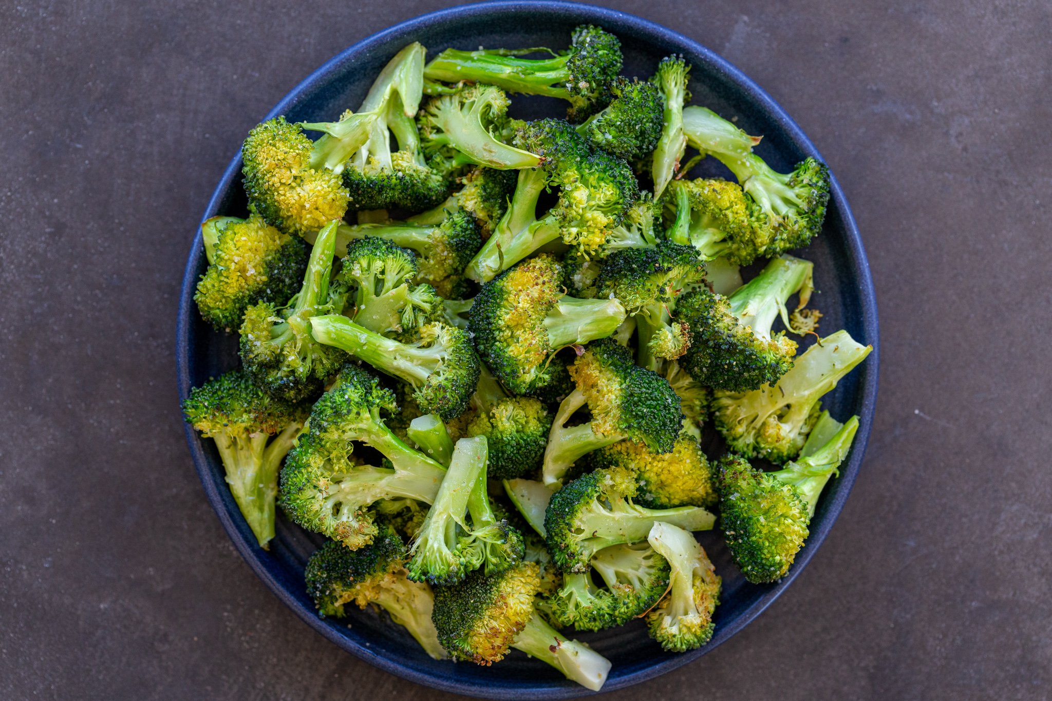 Oven-Roasted Broccoli (3 Ingredients) - Momsdish