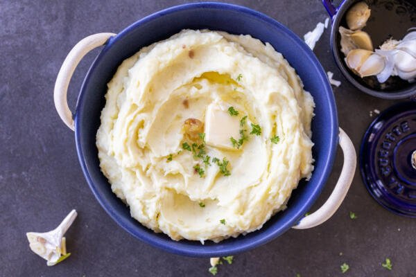 Garlic Mashed Potatoes - Momsdish