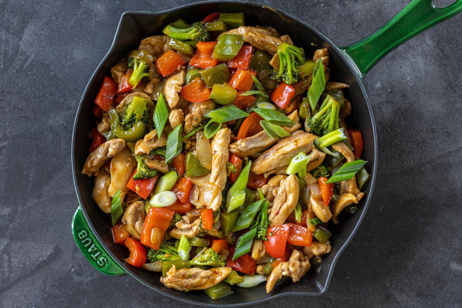 One Pan Hunan Chicken Recipe - Momsdish
