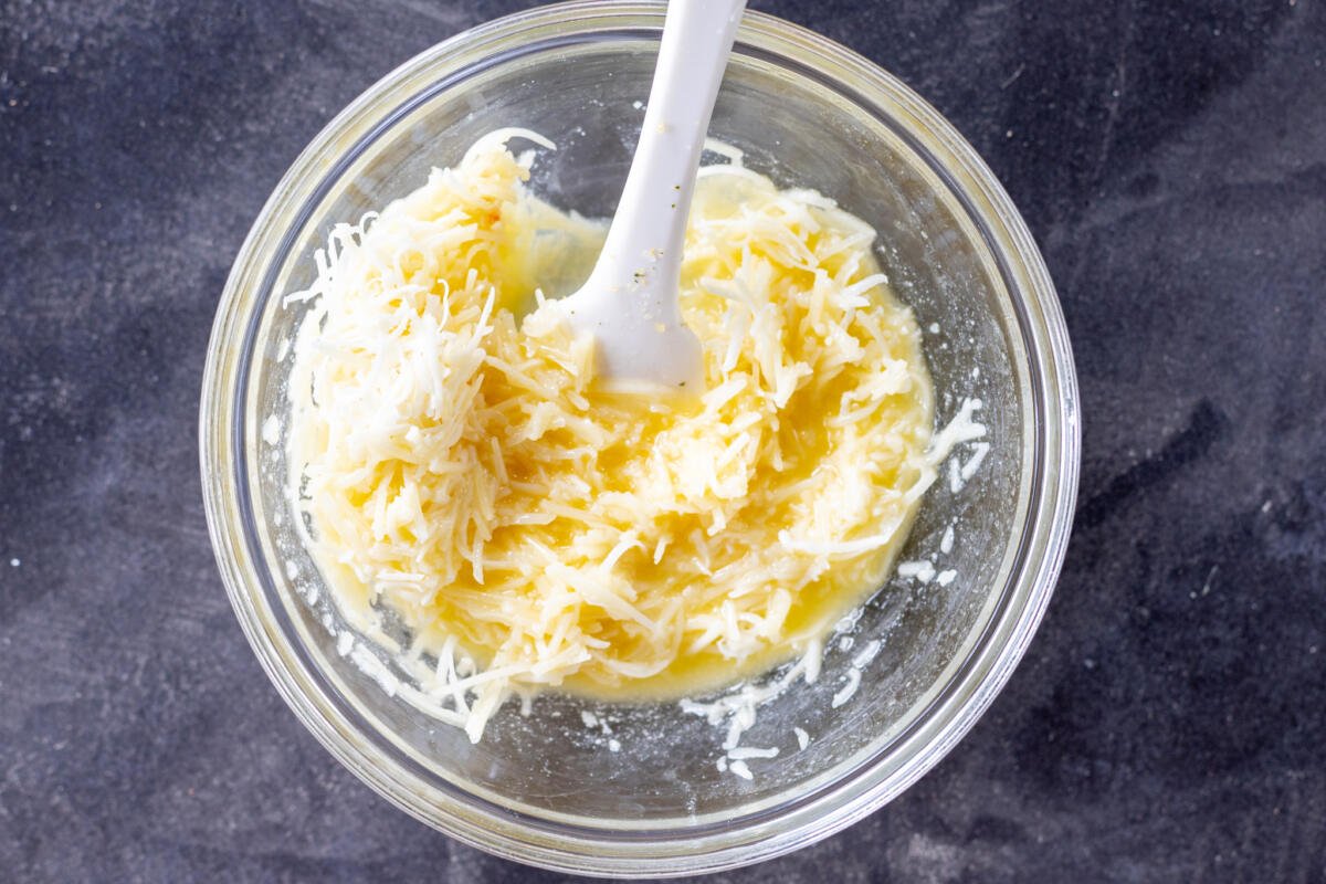 Parmesan Crusted Potatoes (4 Ingredient) - Momsdish