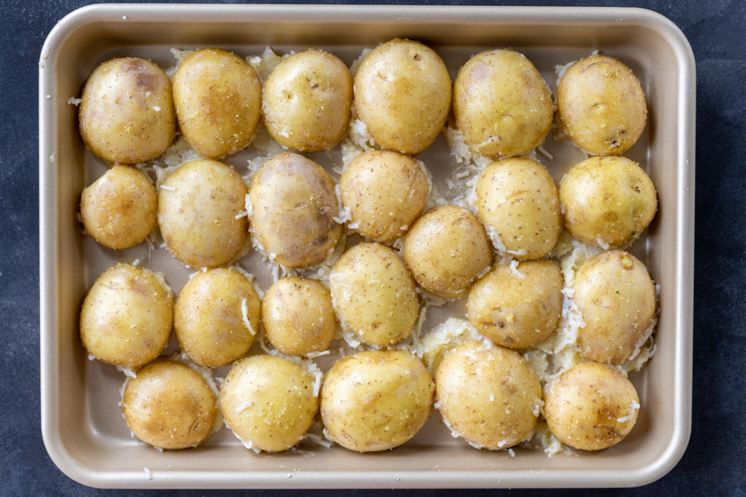 Parmesan Crusted Potatoes (4 Ingredient) - Momsdish