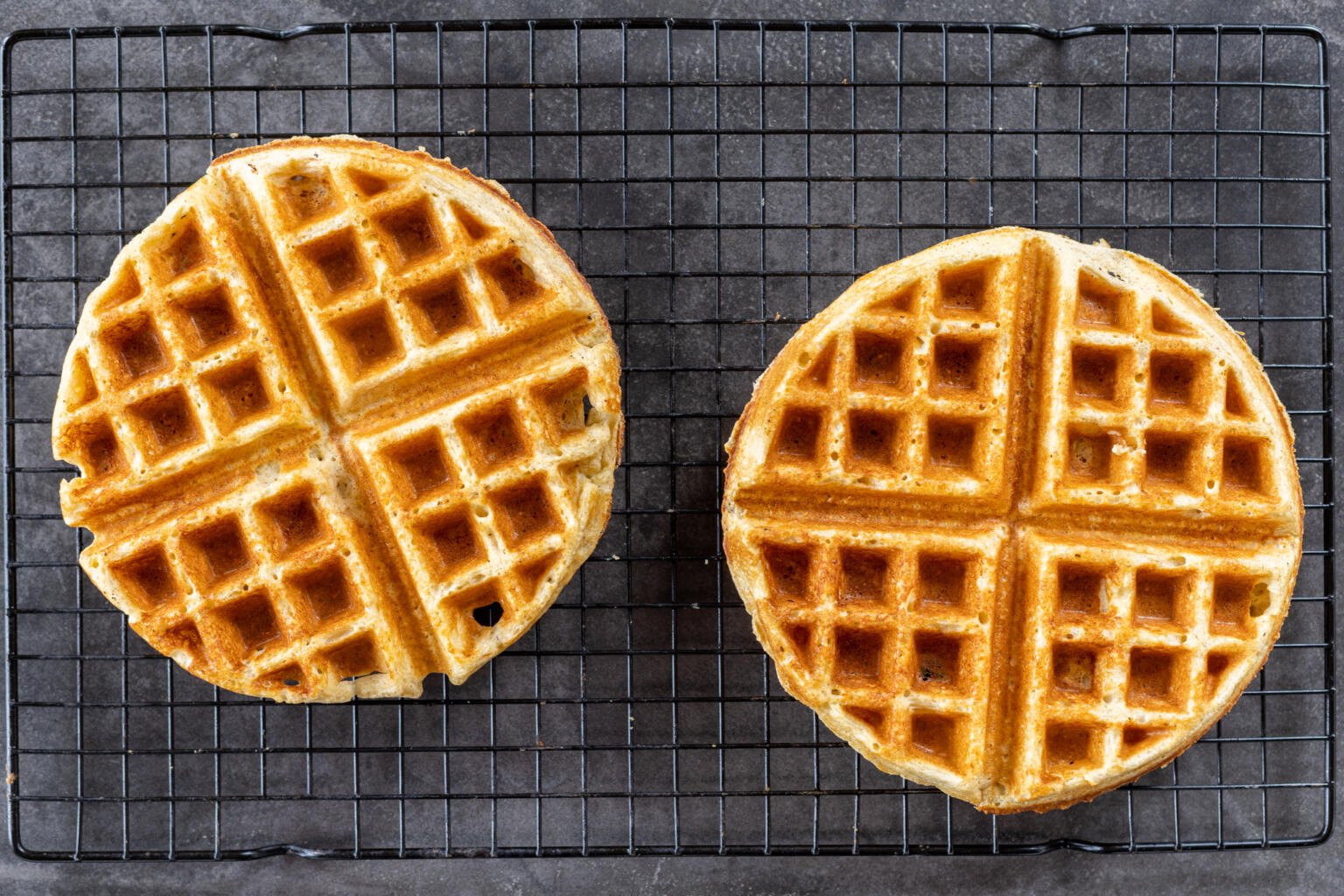 Oatmeal Cottage Cheese Waffles - Momsdish