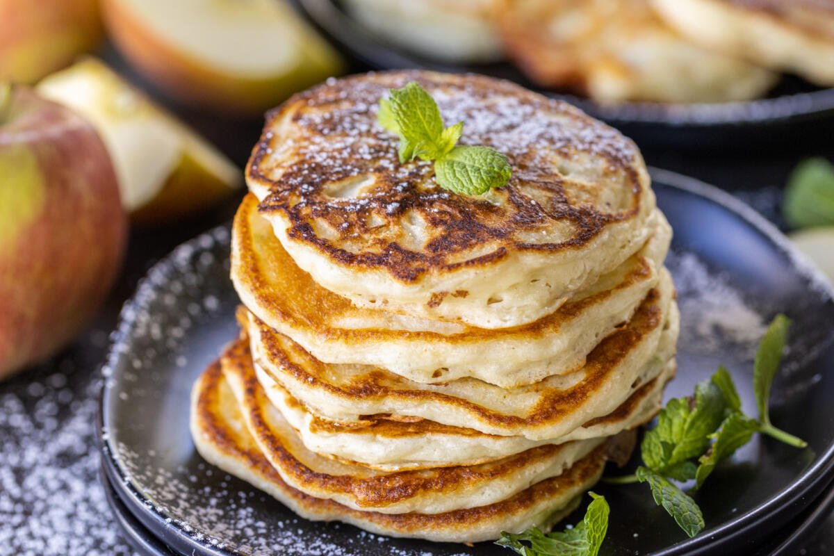The Best Apple Pancakes Recipe - Momsdish