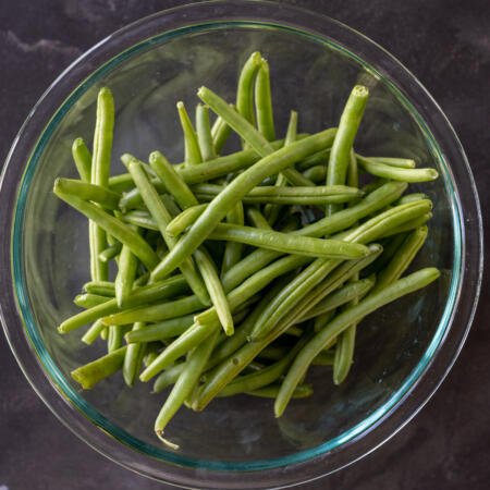 Buttery Garlic Green Beans - Momsdish
