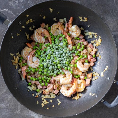 Young Chow Fried Rice (Yang Chow Fried Rice) - Momsdish