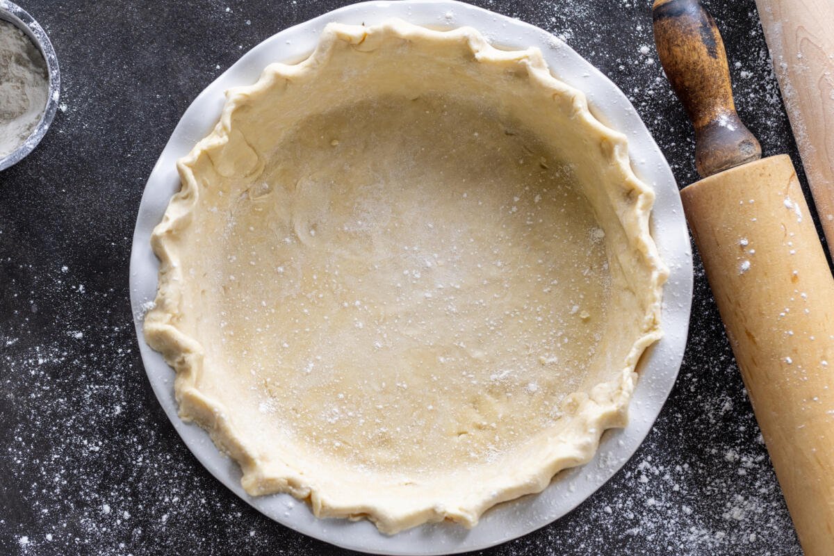 Flaky Pie Crust Recipe (Only 4 Ingredients) - Momsdish