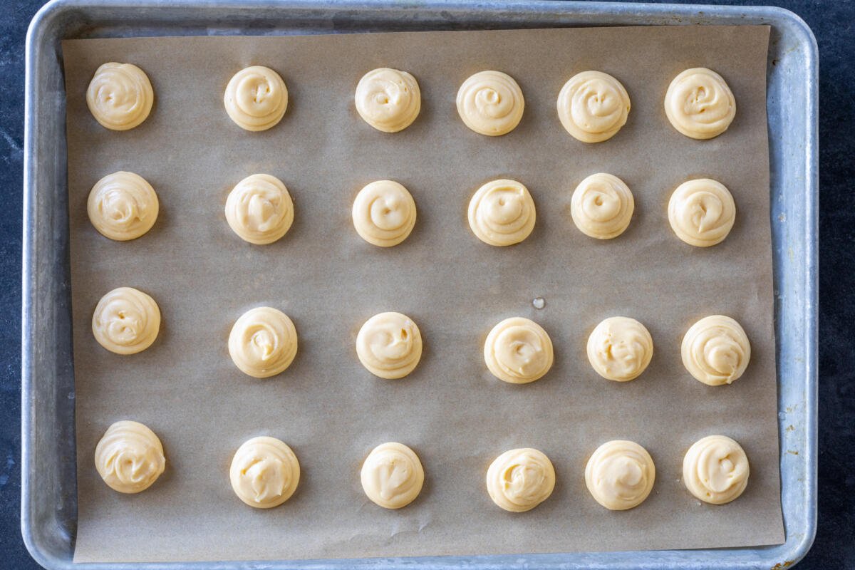 Cream Puffs (Easy Filling) - Momsdish