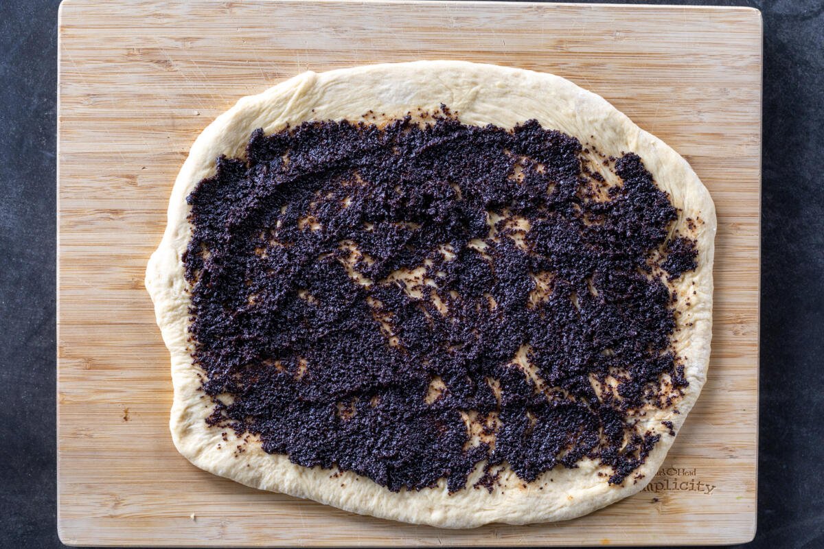 Poppy Seed Roll (Classic Ukrainian) - Momsdish