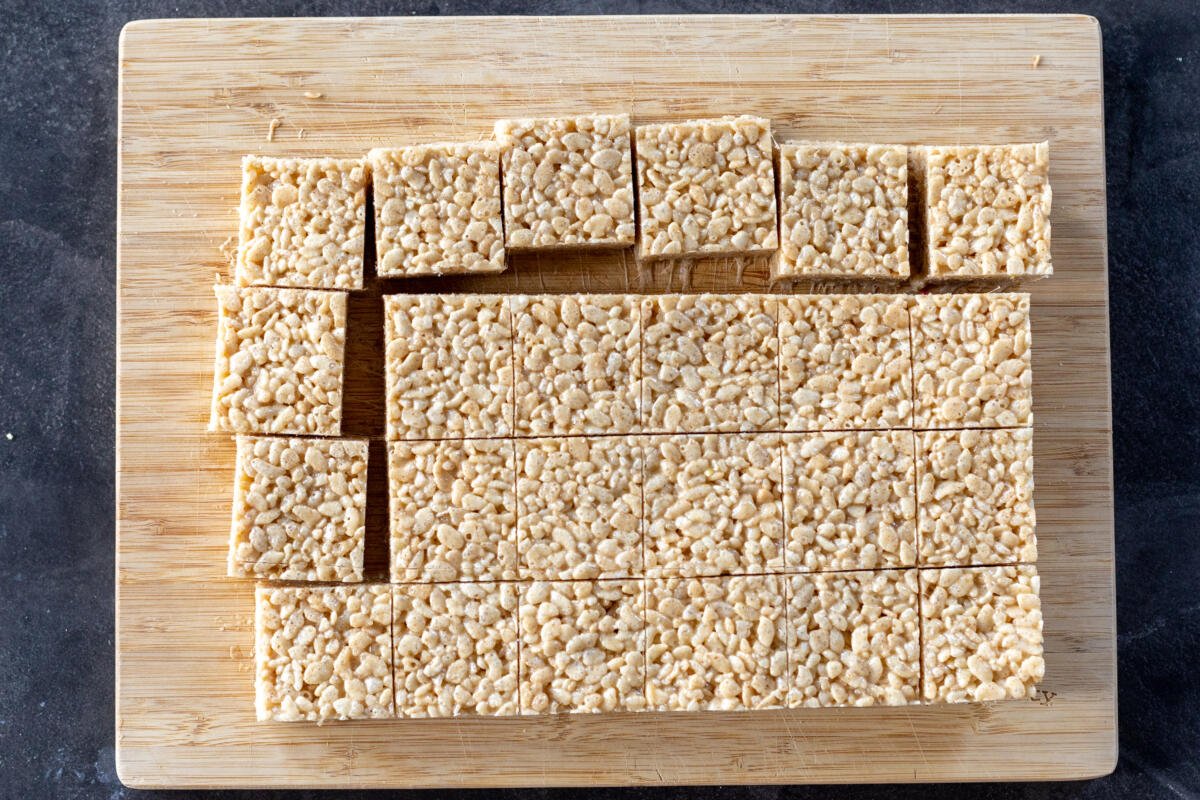 Easy Rice Crispy Treat Recipe - Momsdish Easy Rice Crispy Treat Recipe - Momsdish