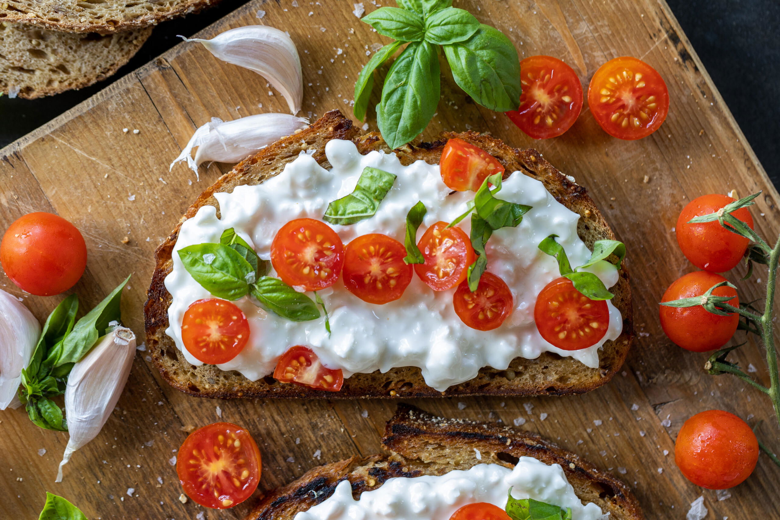 Cottage Cheese Toast (Tomato Basil) - Momsdish