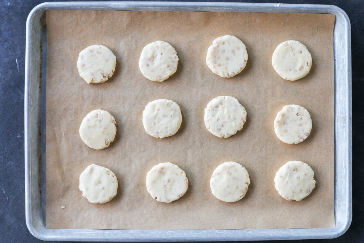 Butter Toffee Cookies - Momsdish